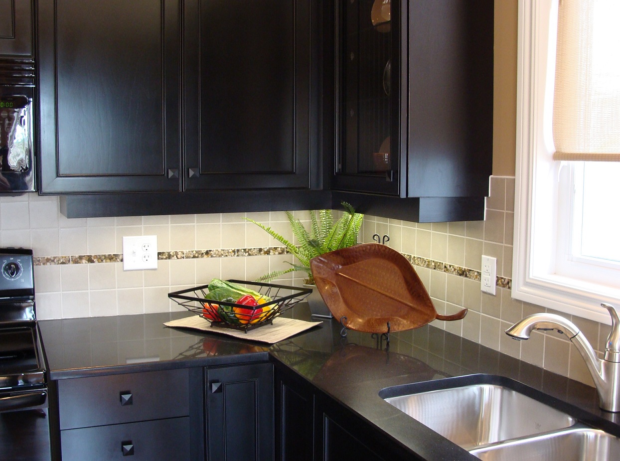 Unveiling The Pros And Cons Of Black Kitchen Countertops – Marina View ...